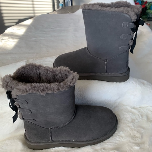 UGG | Shoes | Ugg Short Continuity Bow Boot | Poshmark